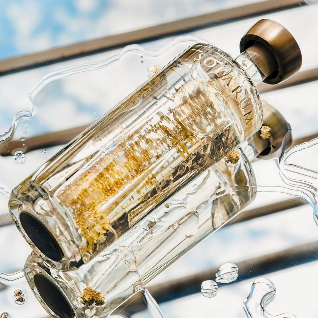 Tequila Solarum, 100% Agave Azul y hojuelas de oro comestibles