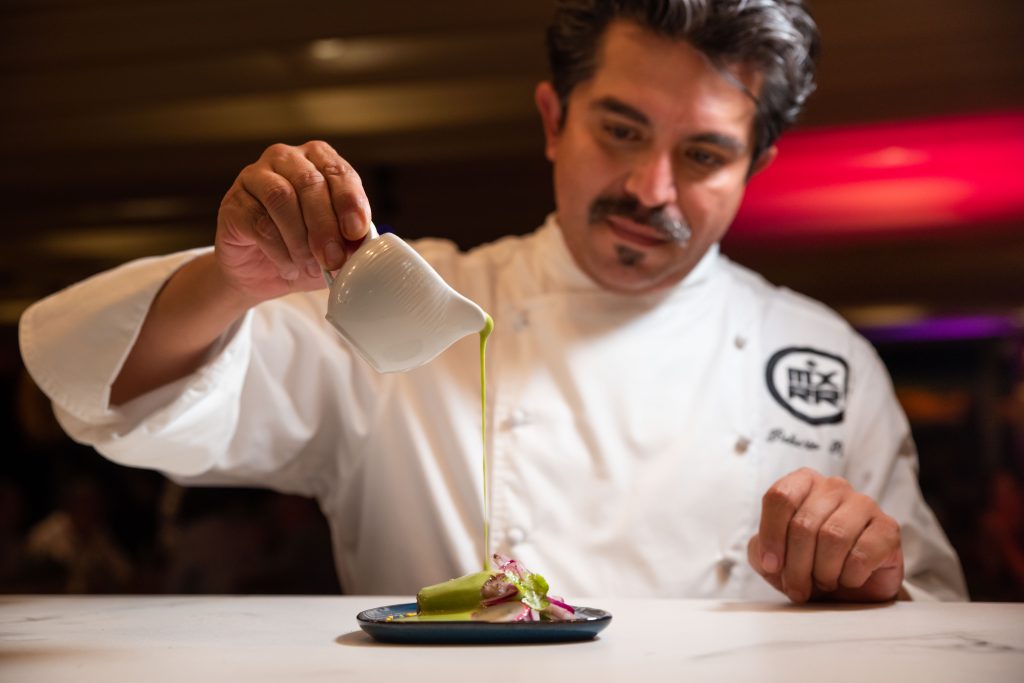El sueño ibicenco del tequila 'Volcán de mi Tierra' y el chef Roberto Ruiz