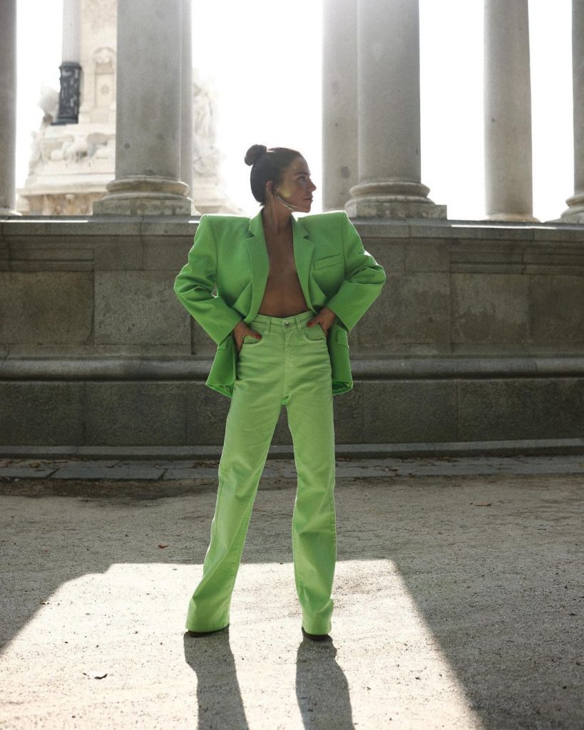 Las influencers apuestan por el monocolor, cómo vestir de verde