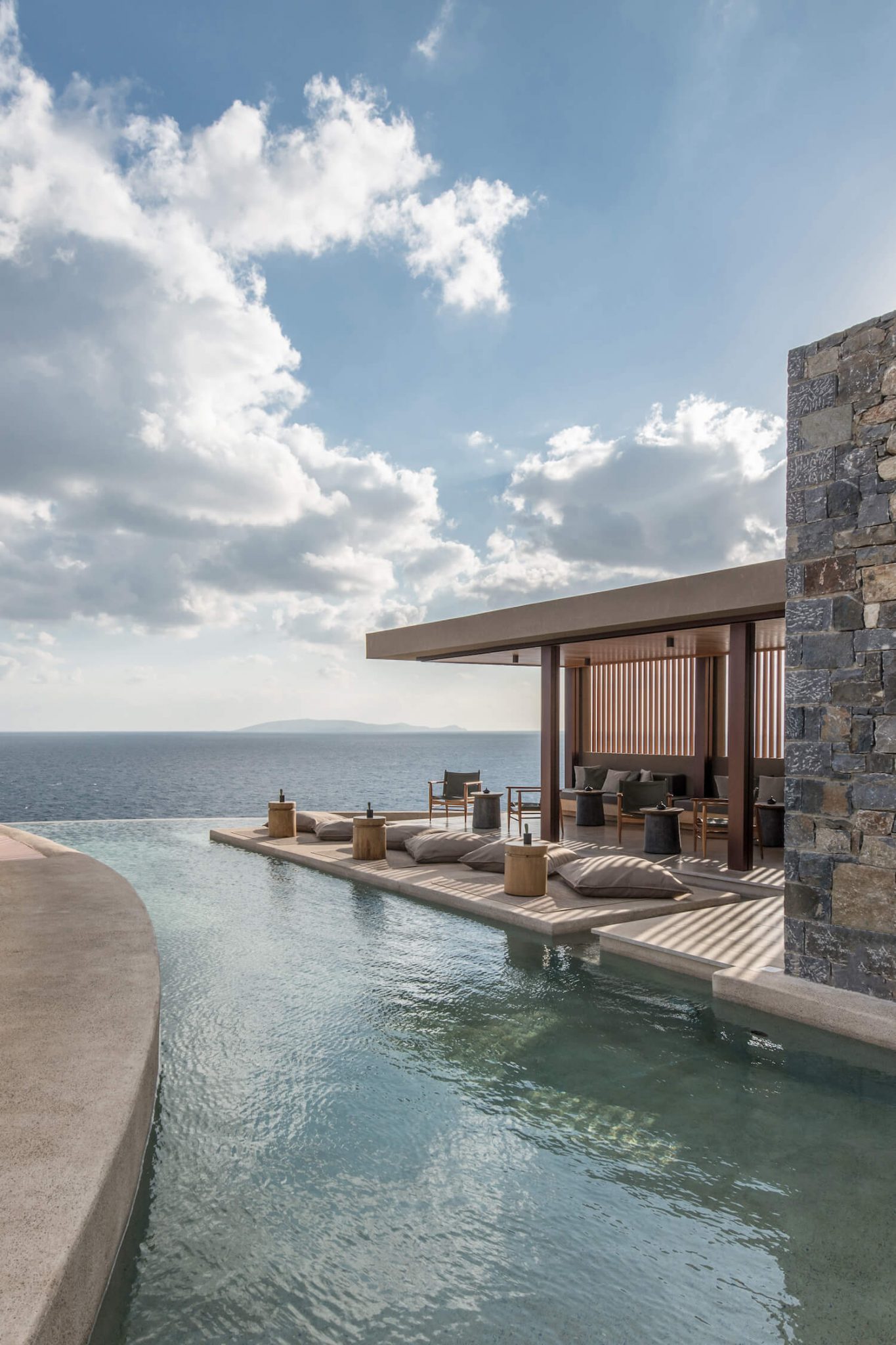 El exclusivo resort en Creta diseñado para trabajar nuestro bienestar ...