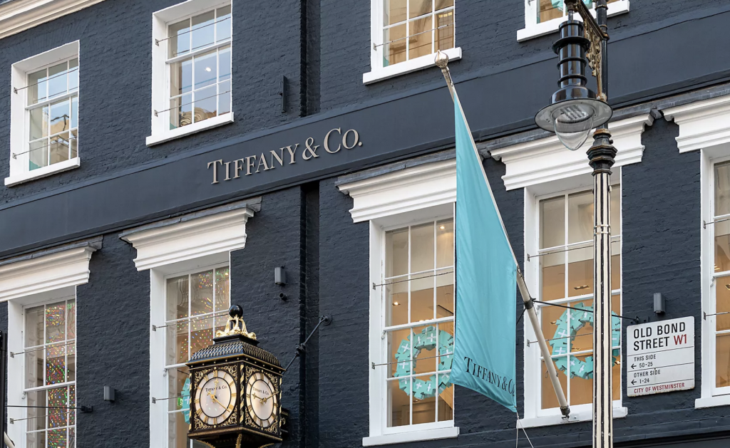 El universo de Tiffany se exhibe en Londres en una exposición temporal