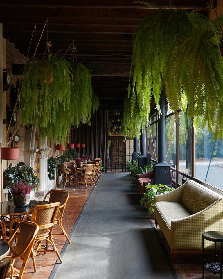 Landa tiene la piscina más bonita y el restaurante que enamoró a Audrey