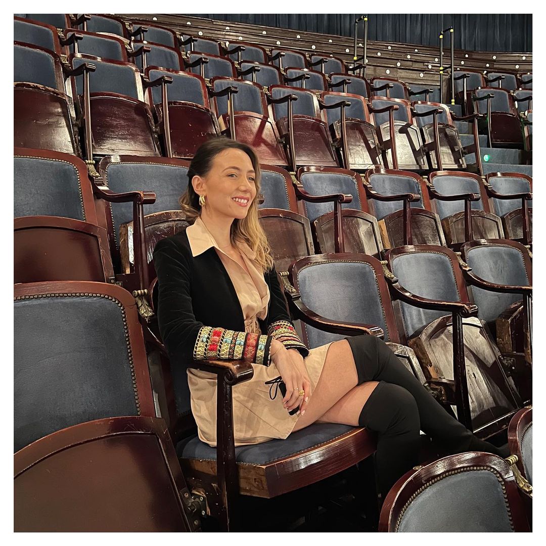 Charla con Anaïs Weill, la actriz argentina de 'Emily in Paris' ahora ...