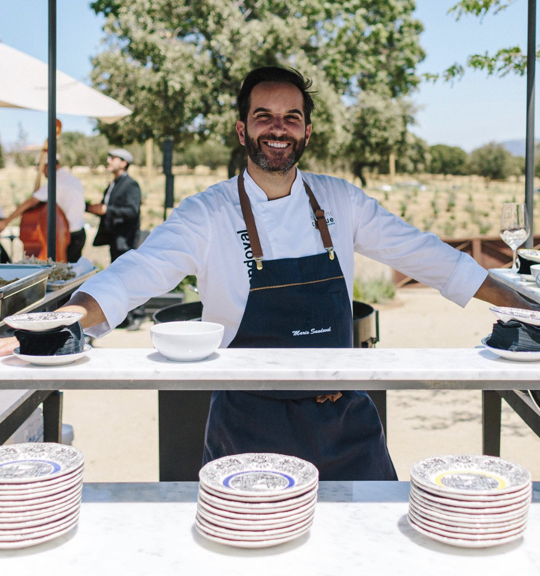 Mario Sandoval: el chef que cocina carne de toro en su restaurante Coque
