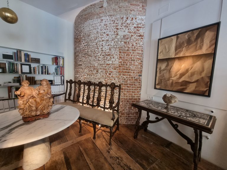 Visitamos cinco anticuarios muy recomendables en El Rastro de Madrid