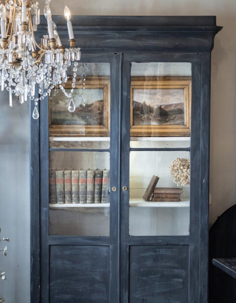 Visitamos cinco anticuarios muy recomendables en El Rastro de Madrid