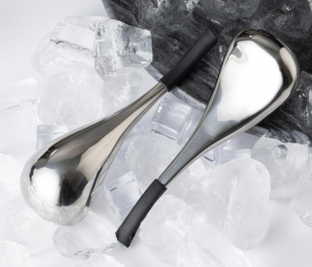 Cryo stick, la herramienta en frío para un masaje facial con efecto flash