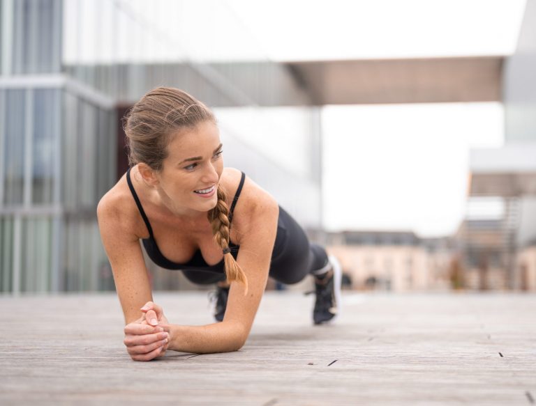 Siete ejercicios básicos que podrás hacer en solo 30 minutos