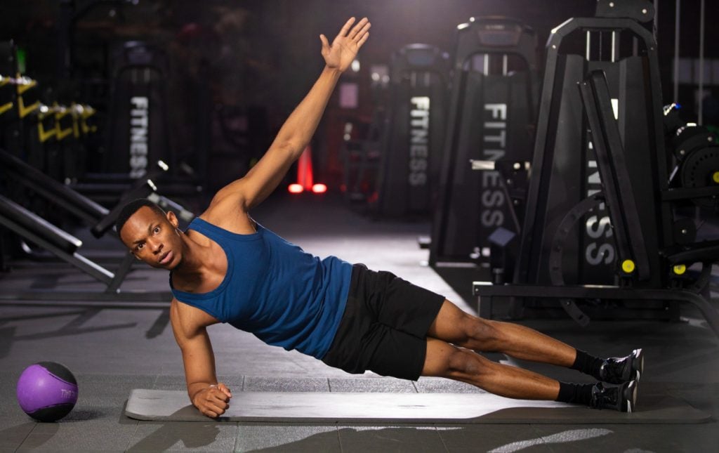 Siete ejercicios básicos que podrás hacer en solo 30 minutos