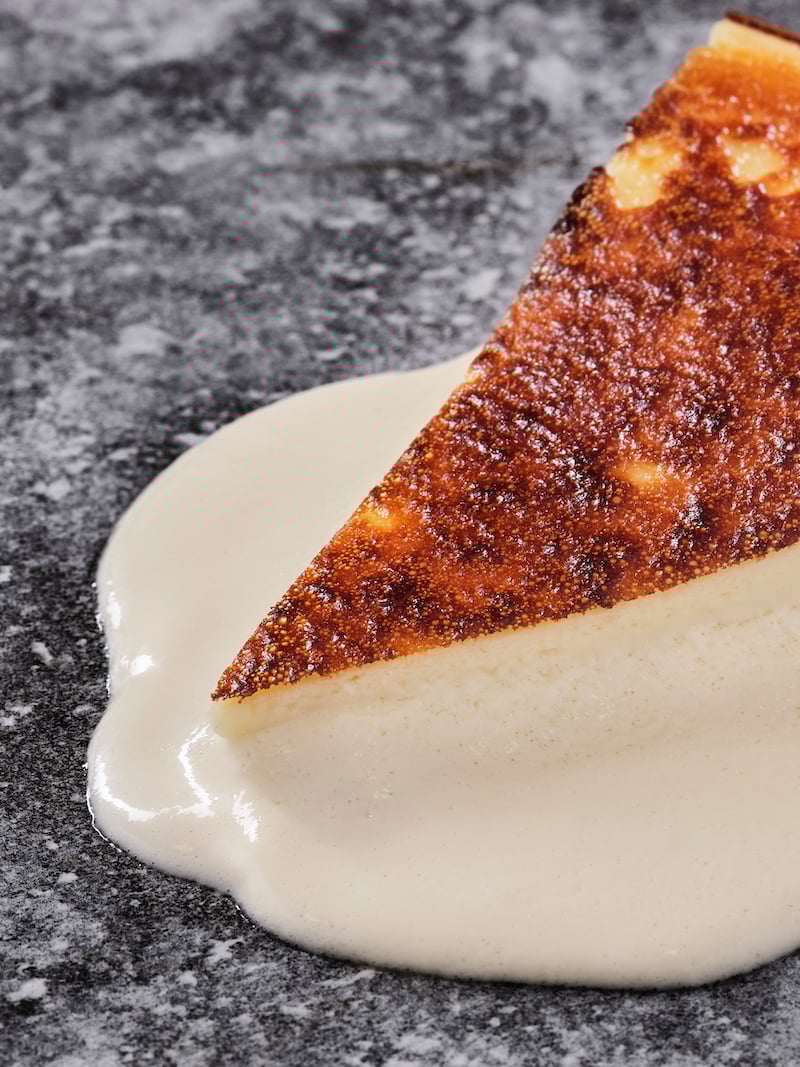 La tarta de queso de Alex Cordobés, el pastelero del que todo el mundo habla recetas