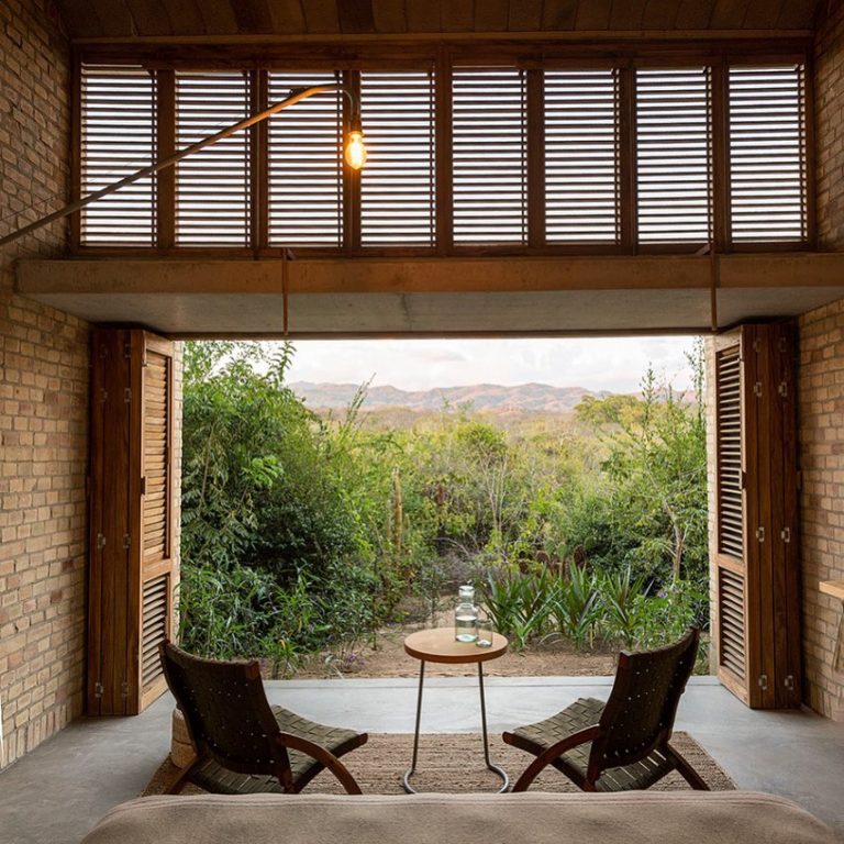 El Hotel Terrestre, un maravilla arquitectónica en la surfera localidad ...