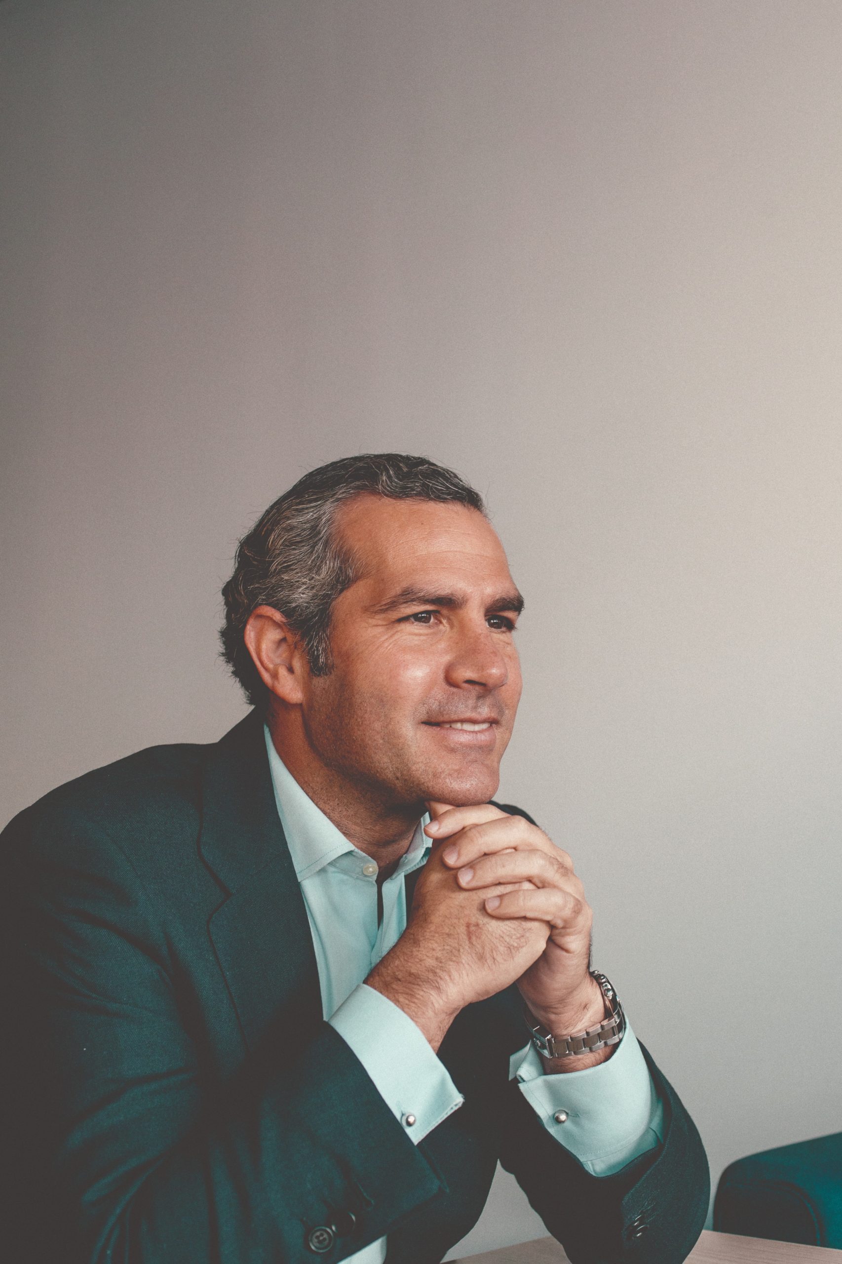 Gonzalo Brujó, CEO de Interbrand, nos recibe en su despacho