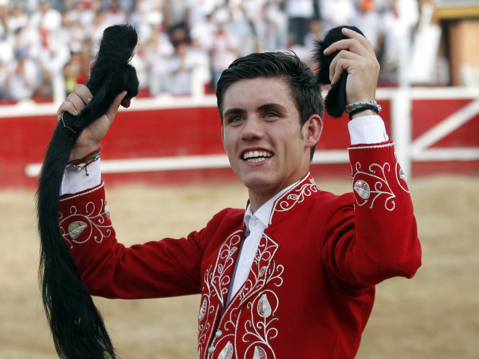 Entrevista con los rejoneadores Hermoso de Mendoza : padre e hijo