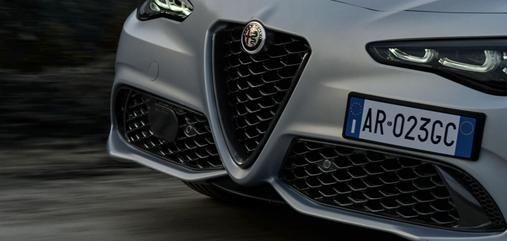 Conocemos el nuevo Alfa Romeo Competizione rodeado de Alex Katz