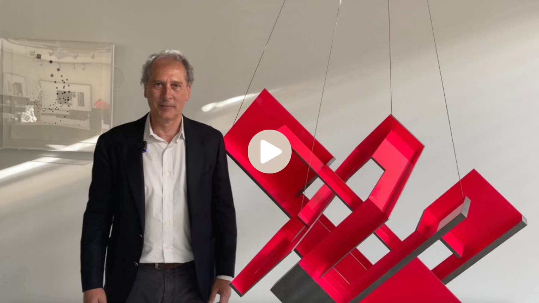 El escultor de acero, Arturo Berned nos abre las puertas de su estudio