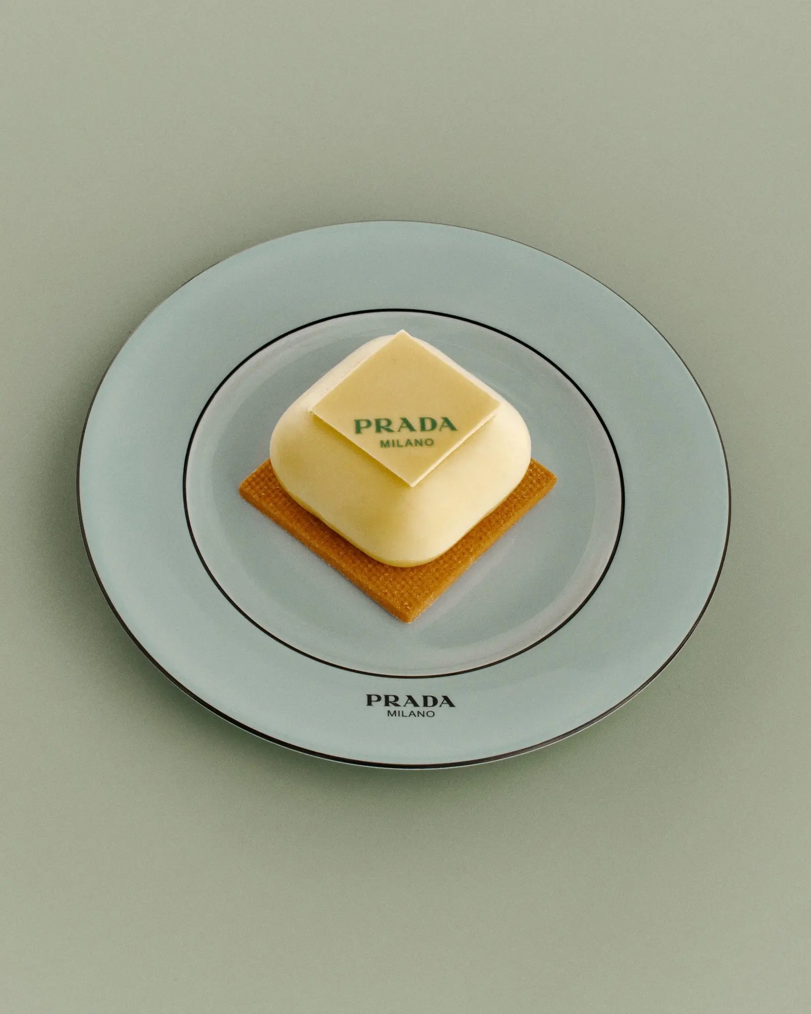 El departamental londinense Harrods abre el nuevo Prada Caffè