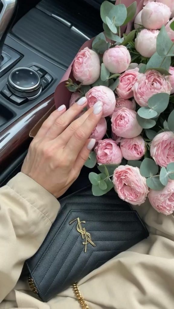 Las rosas, flor de junio, encarnación de la belleza y símbolo del amor