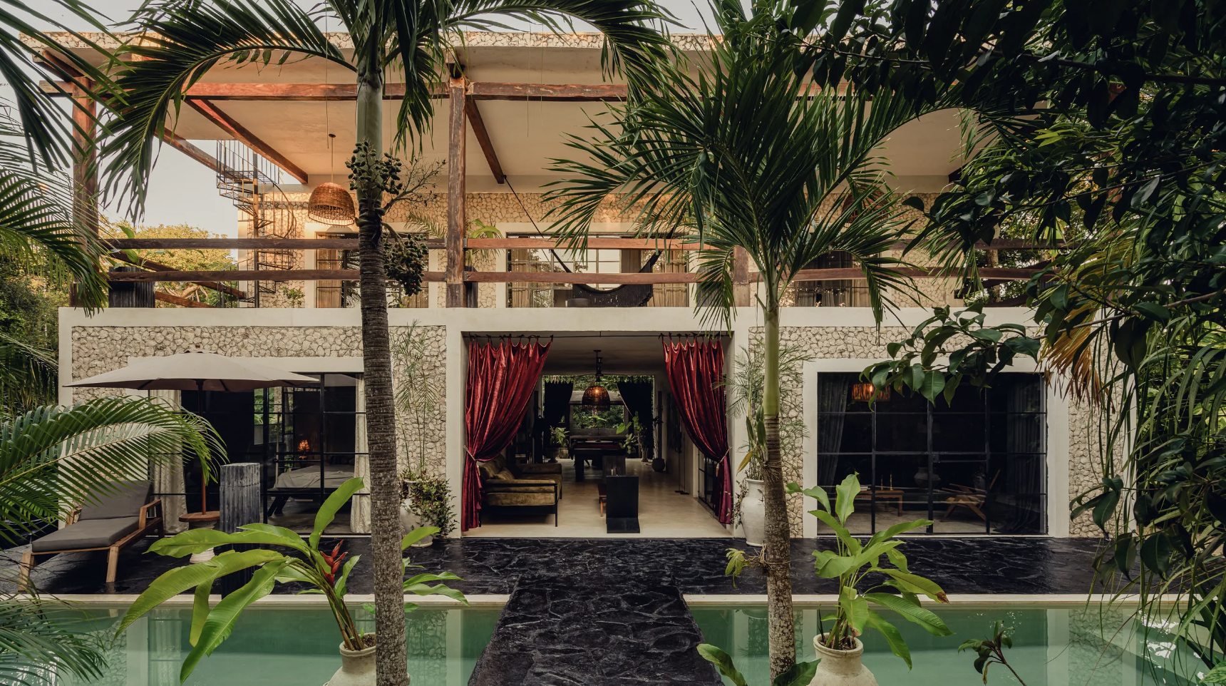 La casa inspirada en Picasso sumergida en la selva de México