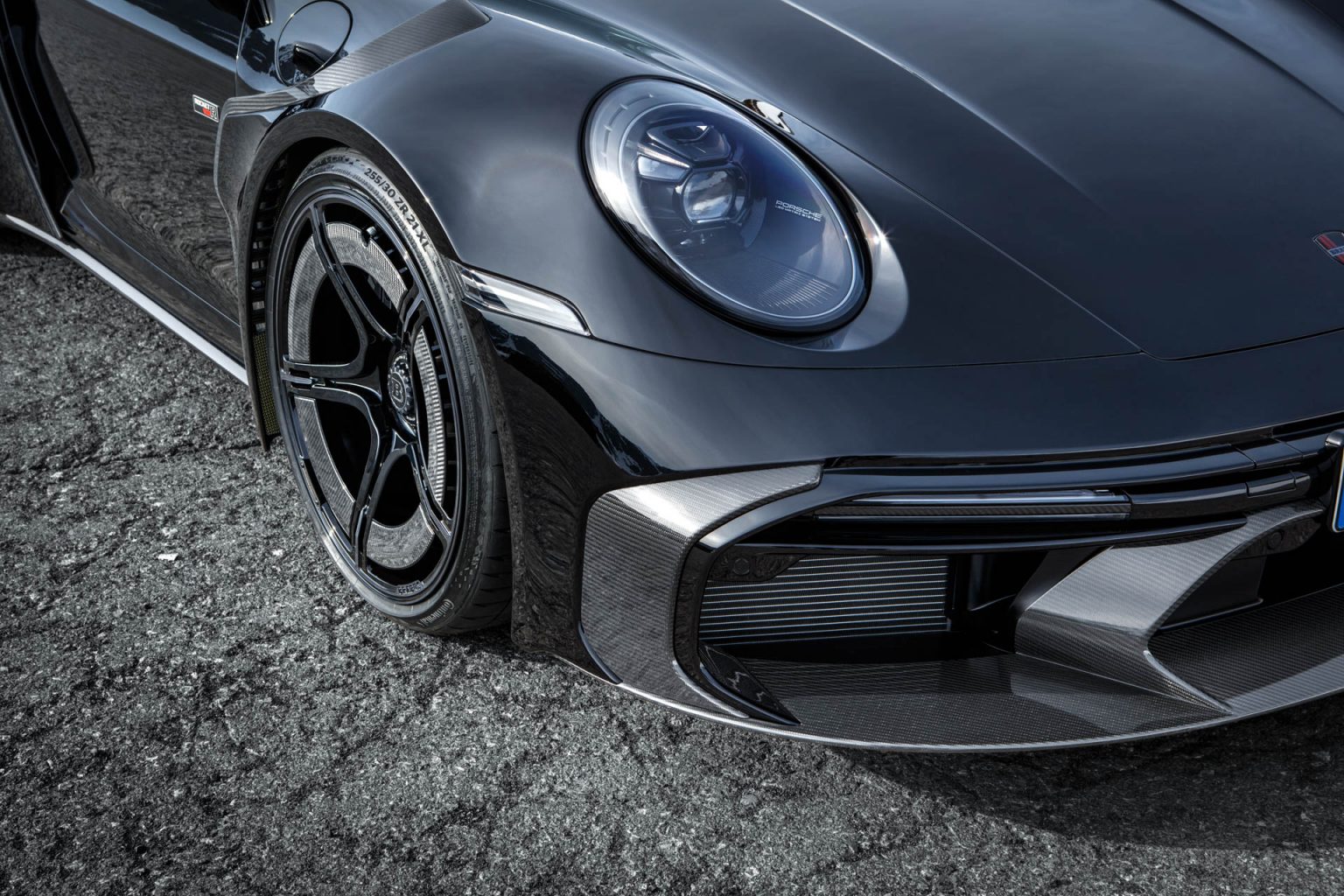 El salvaje y brutal Porsche 911 Turbo S Cupé preparado por BRABUS