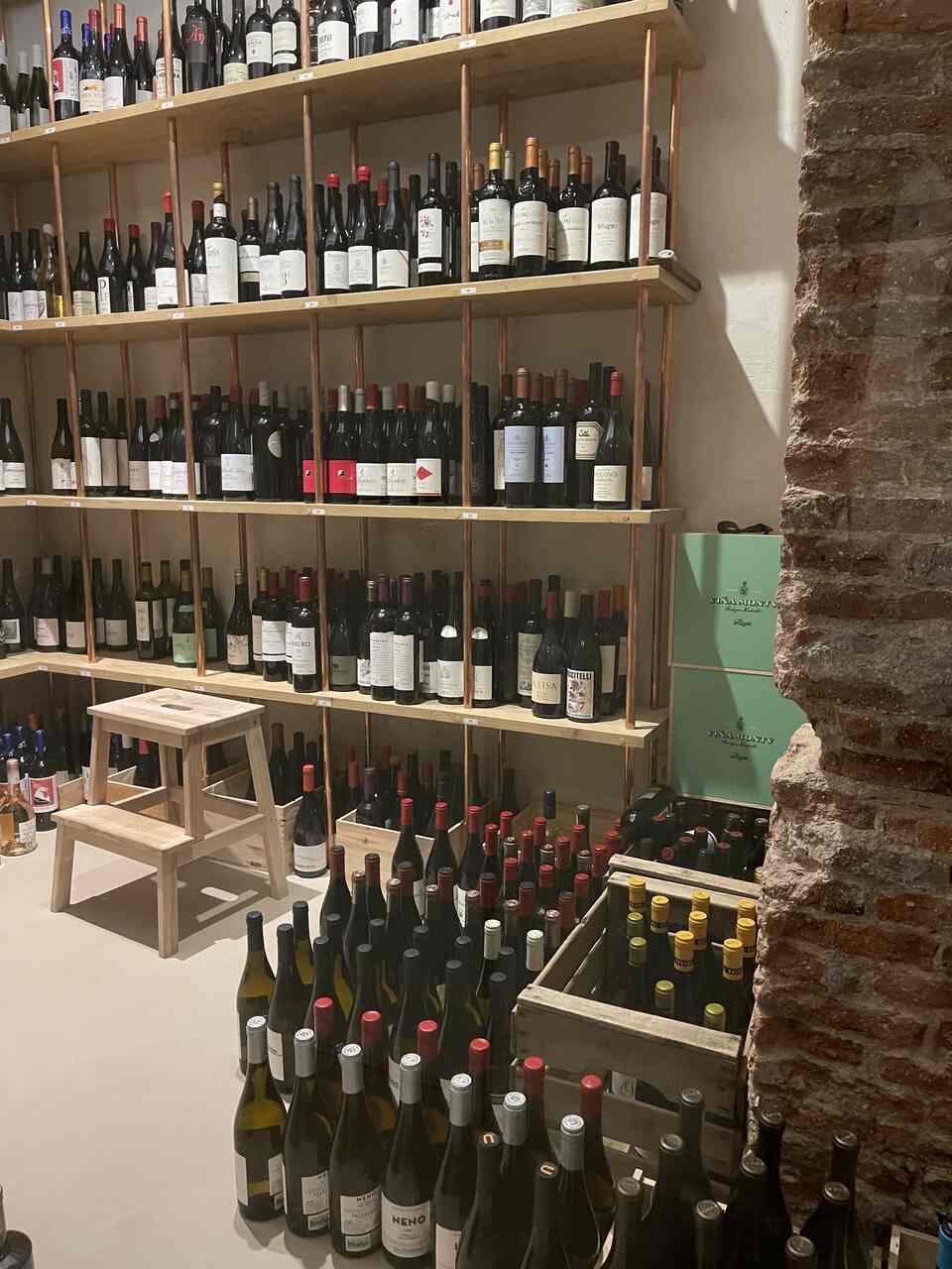 Conocemos Vinology, el templo del vino en Madrid de la mano de su sumiller
