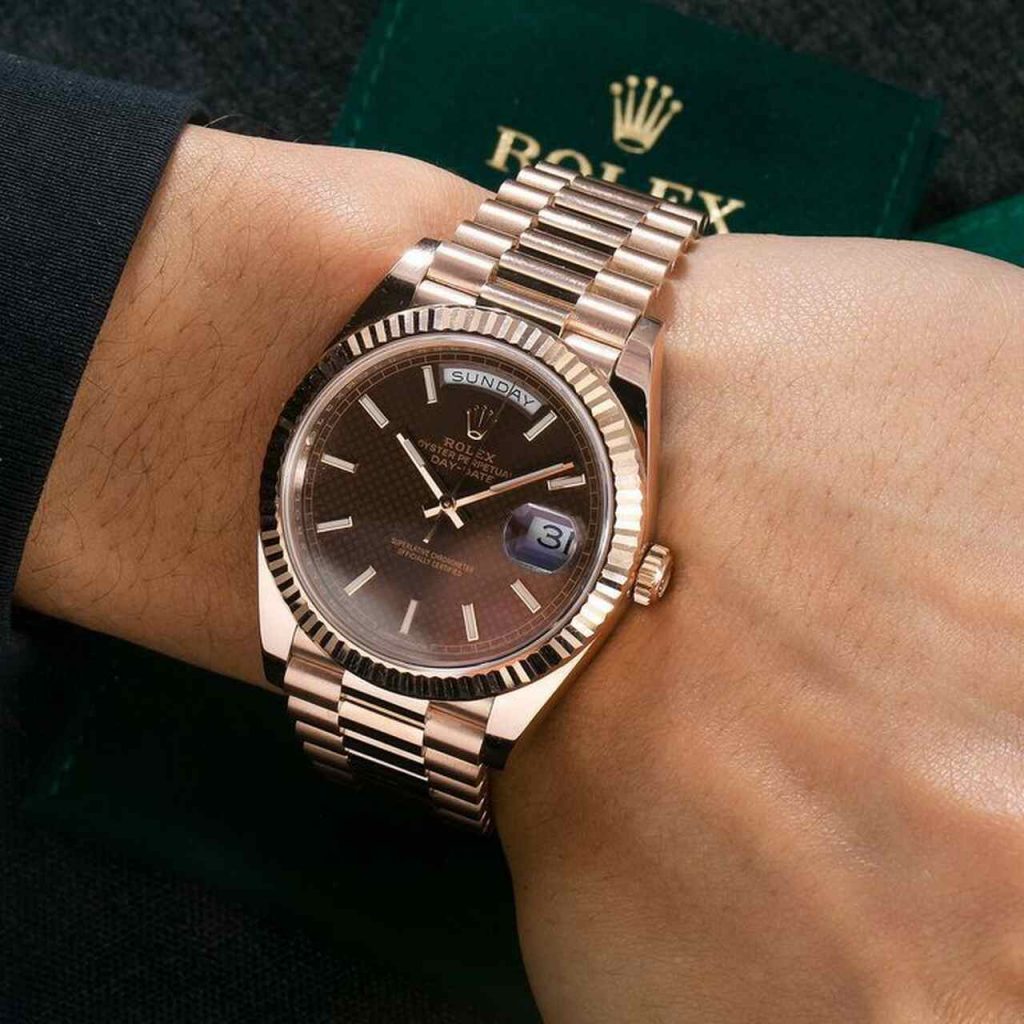 El encanto y las cualidades de los relojes de bronce