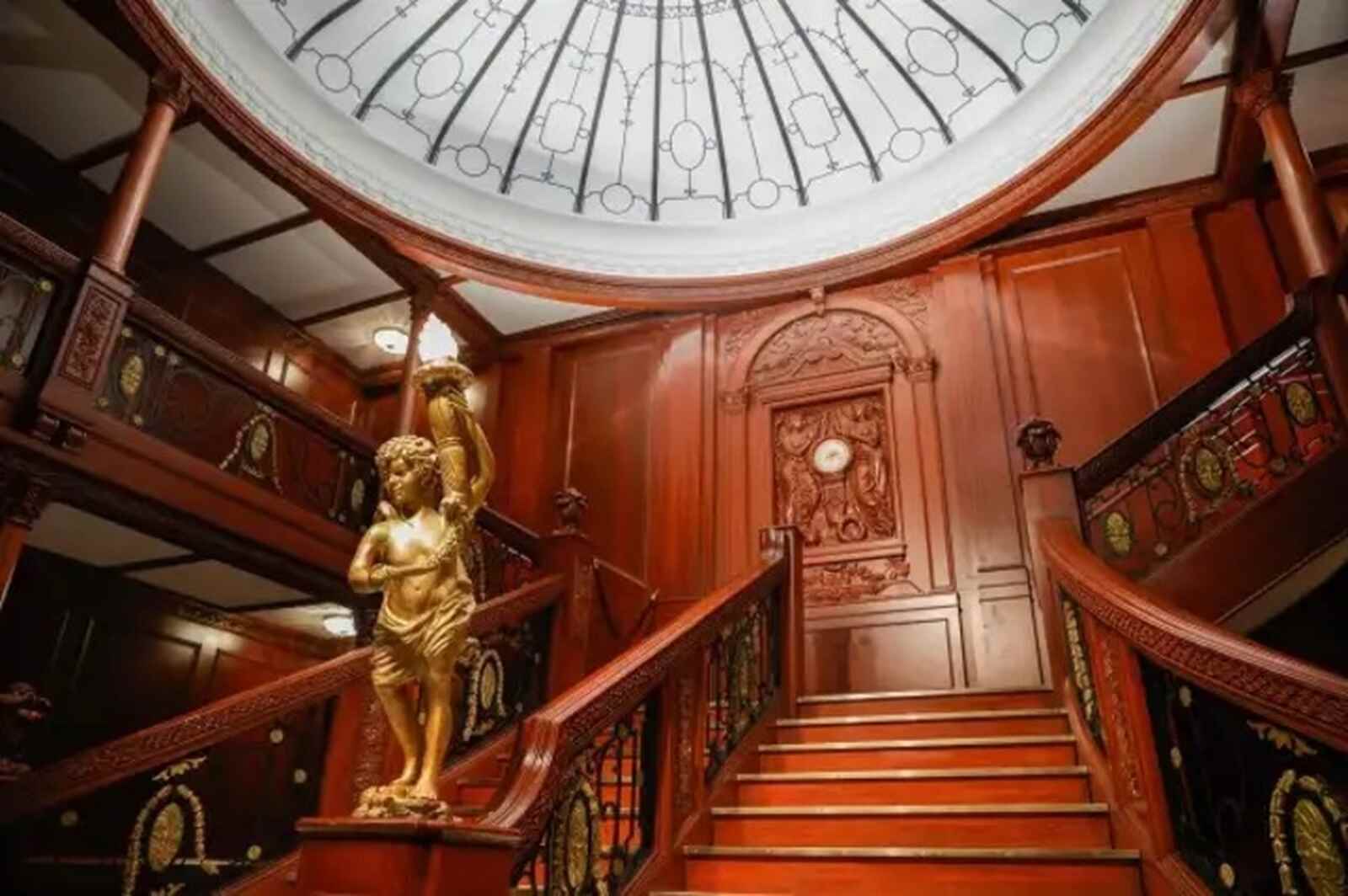 A subasta la tabla de la película Titanic en la que Rose sobrevivió