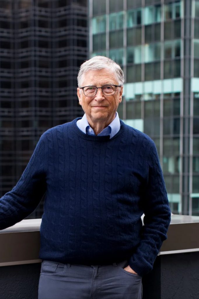 Bill Gates nos recomienda cuatro libros y una serie