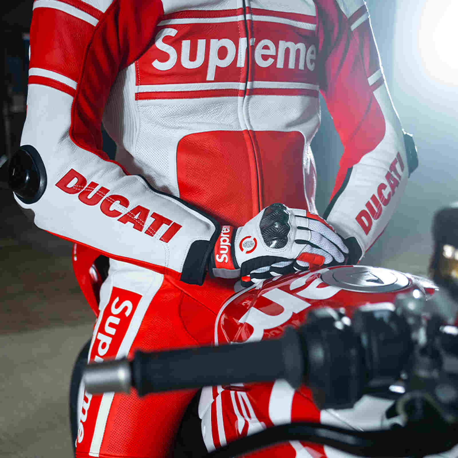 Así es la nueva Ducati por Supreme que puede ser tuya por 50.000 euros