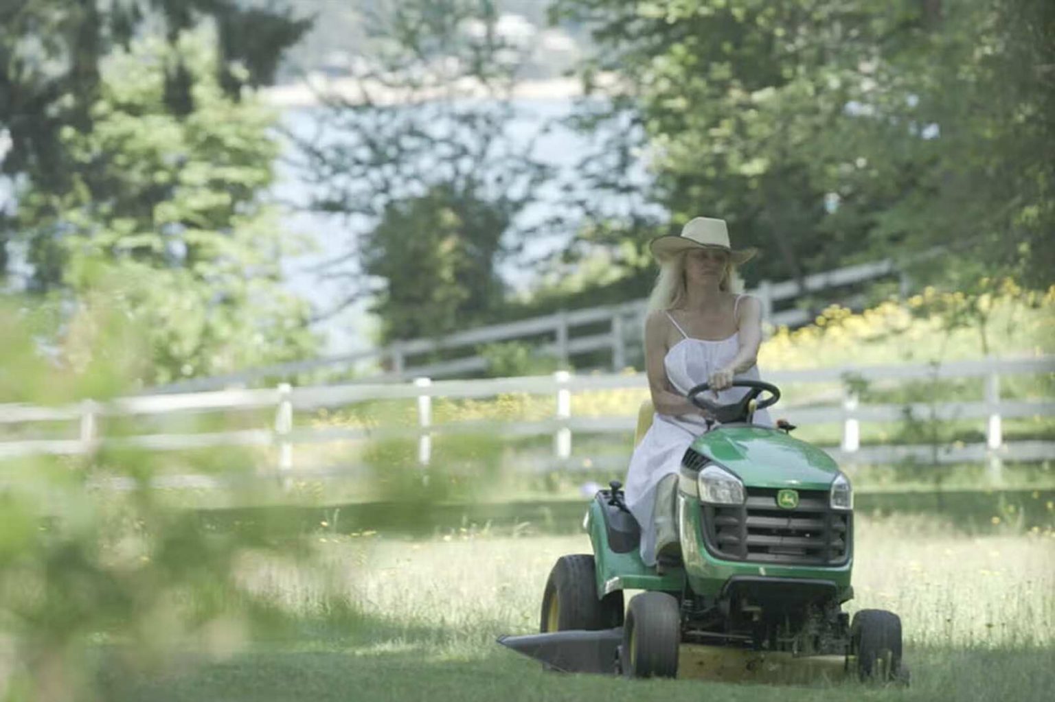 Así es la casa de Pamela Anderson de 1,8 millones: estilo rústico ...