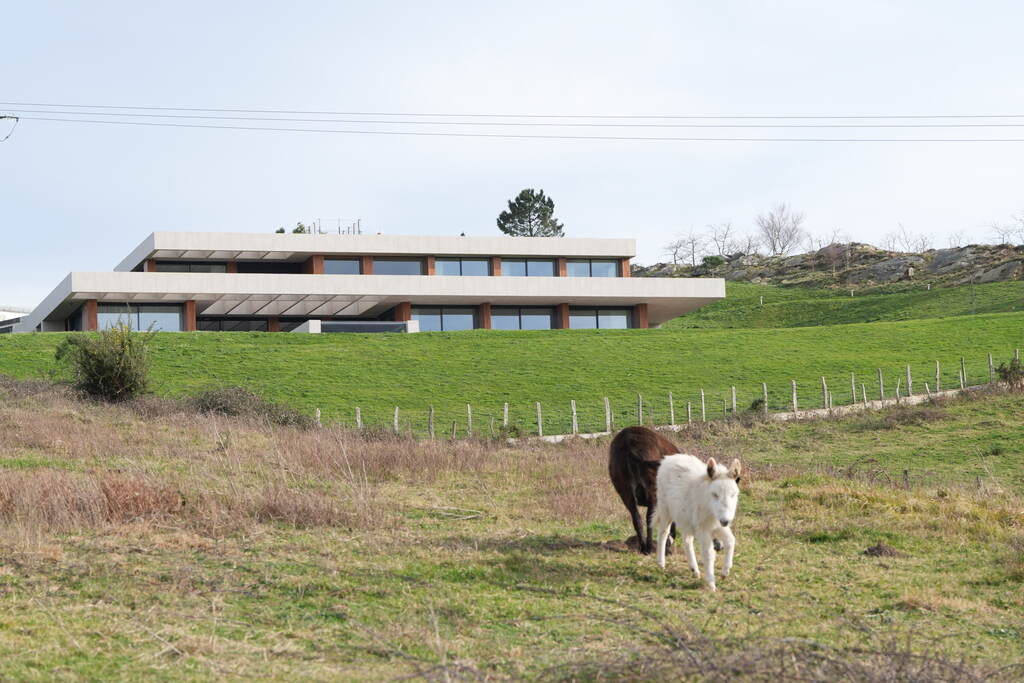 Niegan a Xabi Alonso la licencia de su casa en San Sebastián por ...