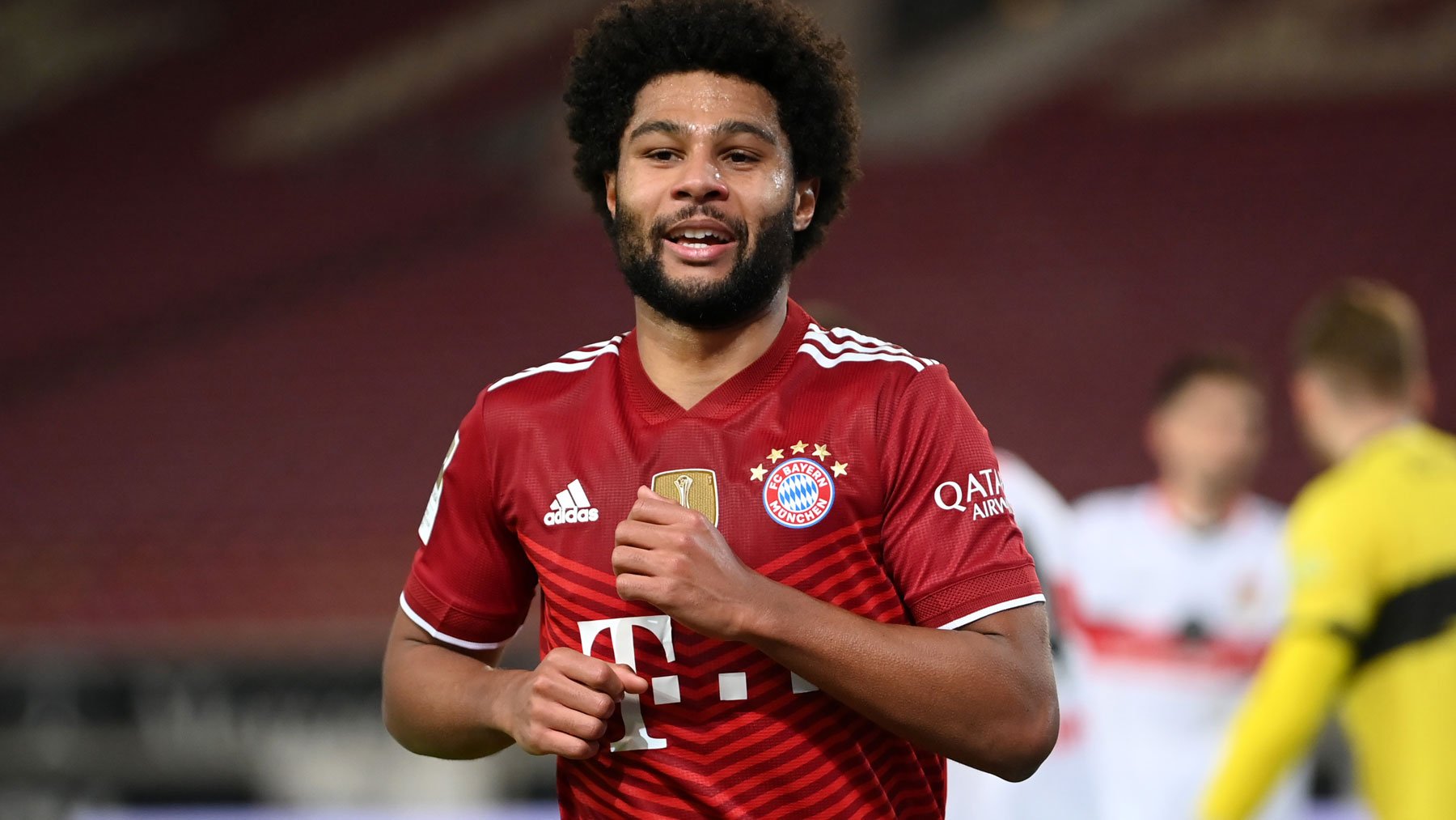 Serge Gnabry renueva con el Bayern de Múnich hasta 2026