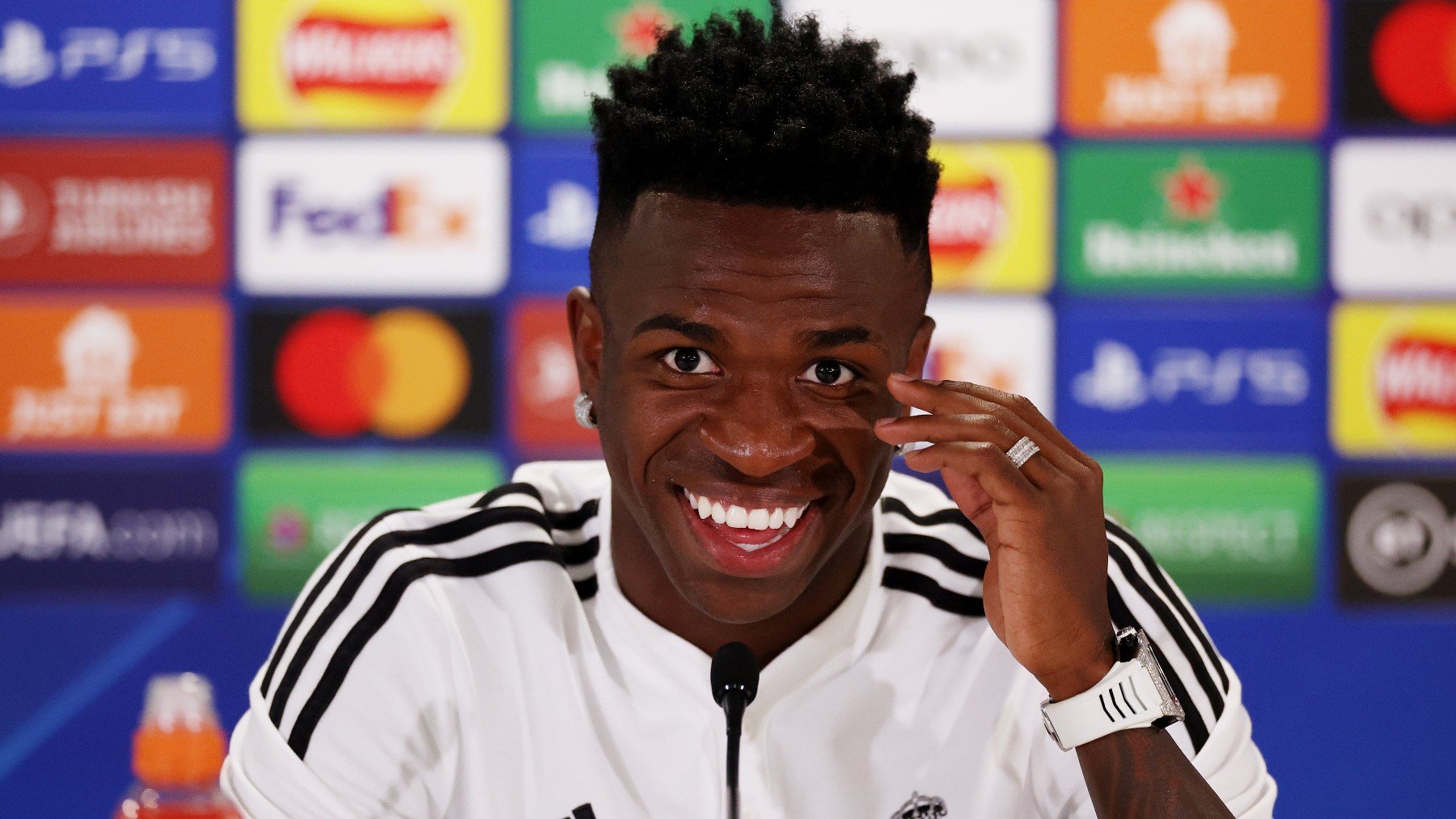 Vinicius no se conforma: "Tengo que mejorar en todo"