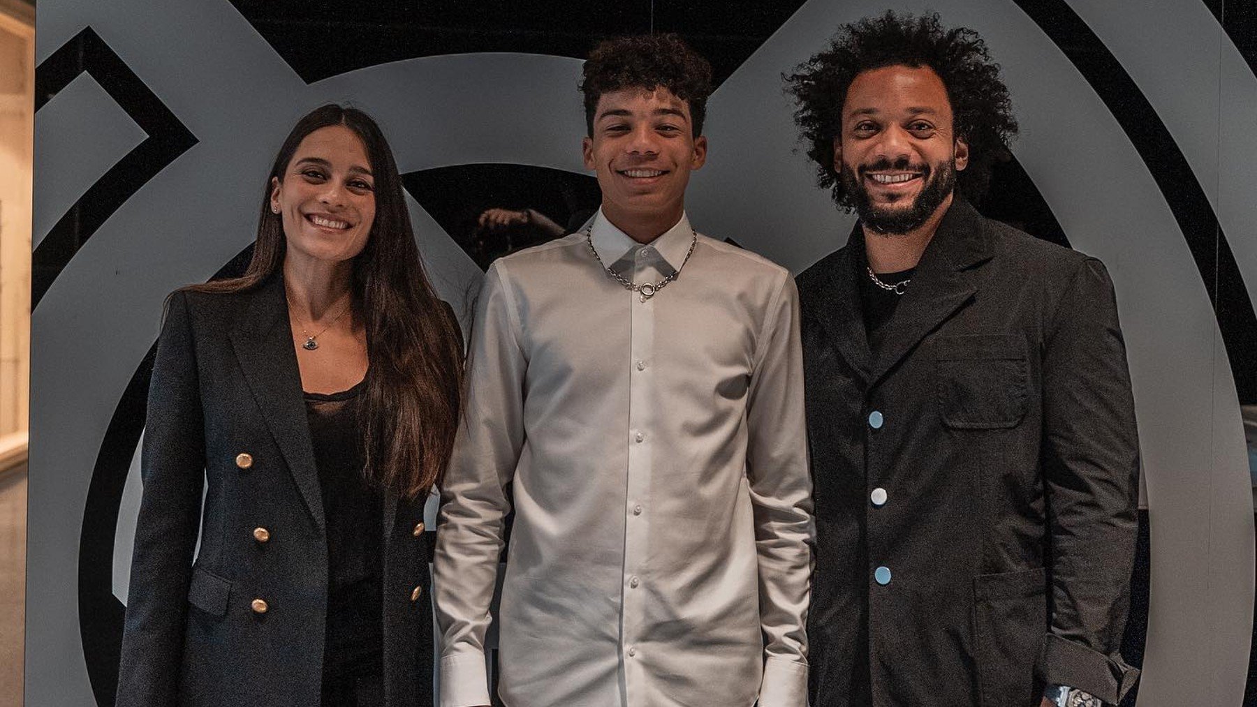 Enzo Alves, hijo de Marcelo, firma su primer contrato con el Real Madrid