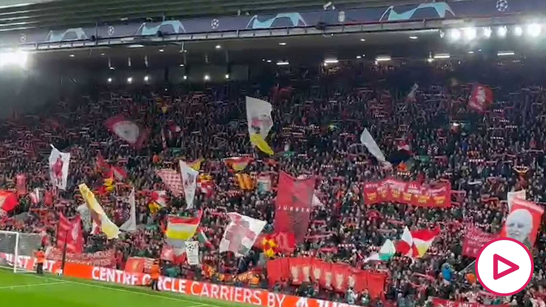 Así sonó el You'll Never Walk Alone en Anfield