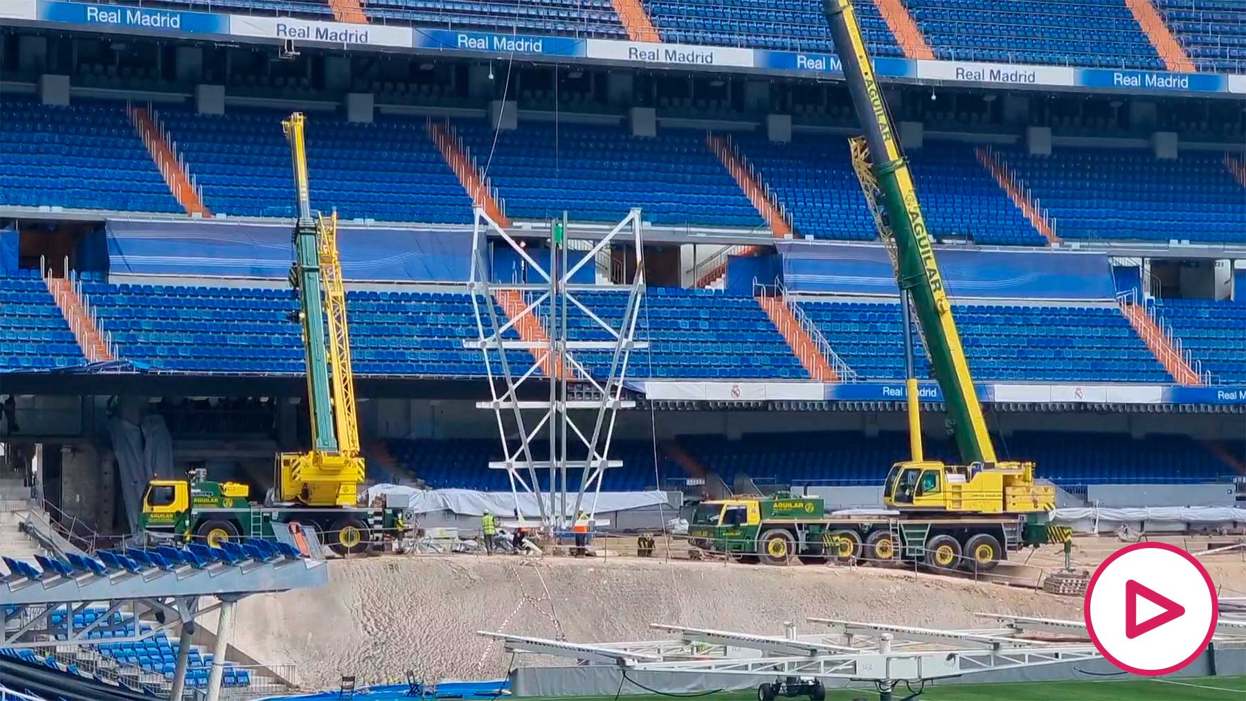 El Santiago Bernabéu luce los paneles LED situados en el córner de ...