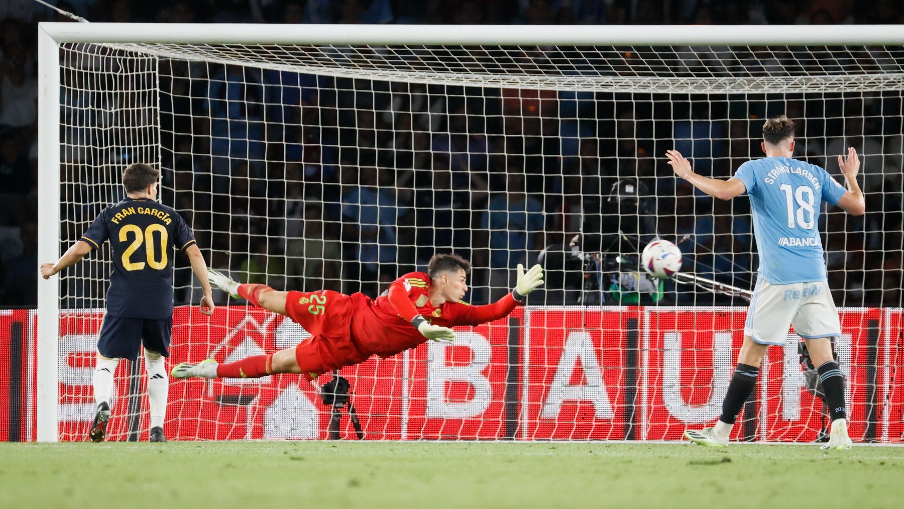 Kepa: "Estoy feliz por mi debut con portería a cero"