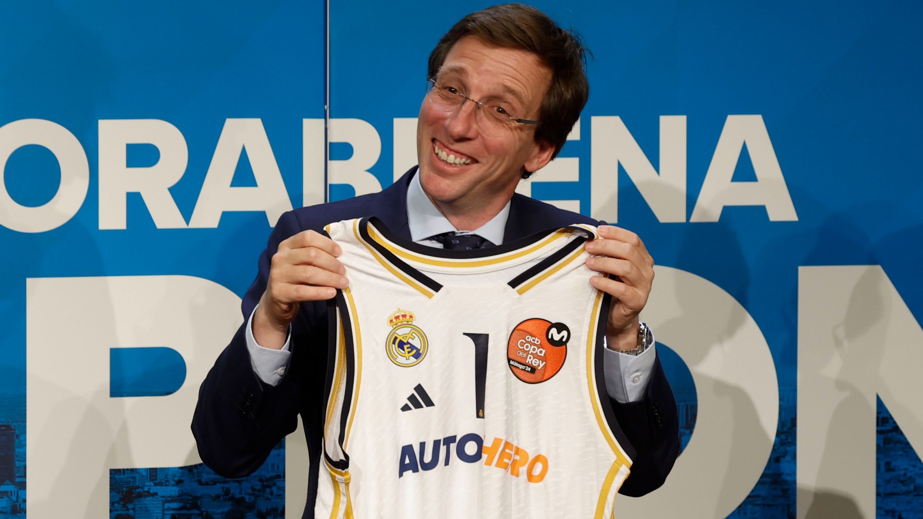 Almeida tras recibir al Real Madrid: "He tenido que ampliar el armario ...