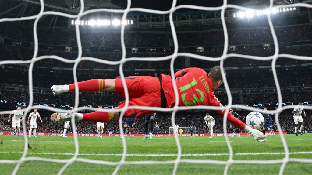 Lunin tiene una oferta del Manchester United