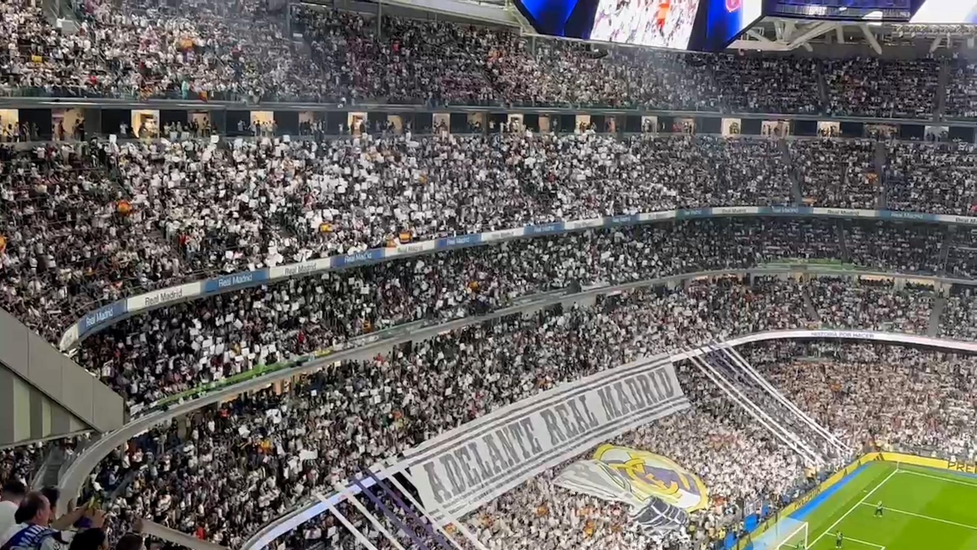 El Bernabéu lució sus mejores galas en el Clásico: "Adelante, Real Madrid"