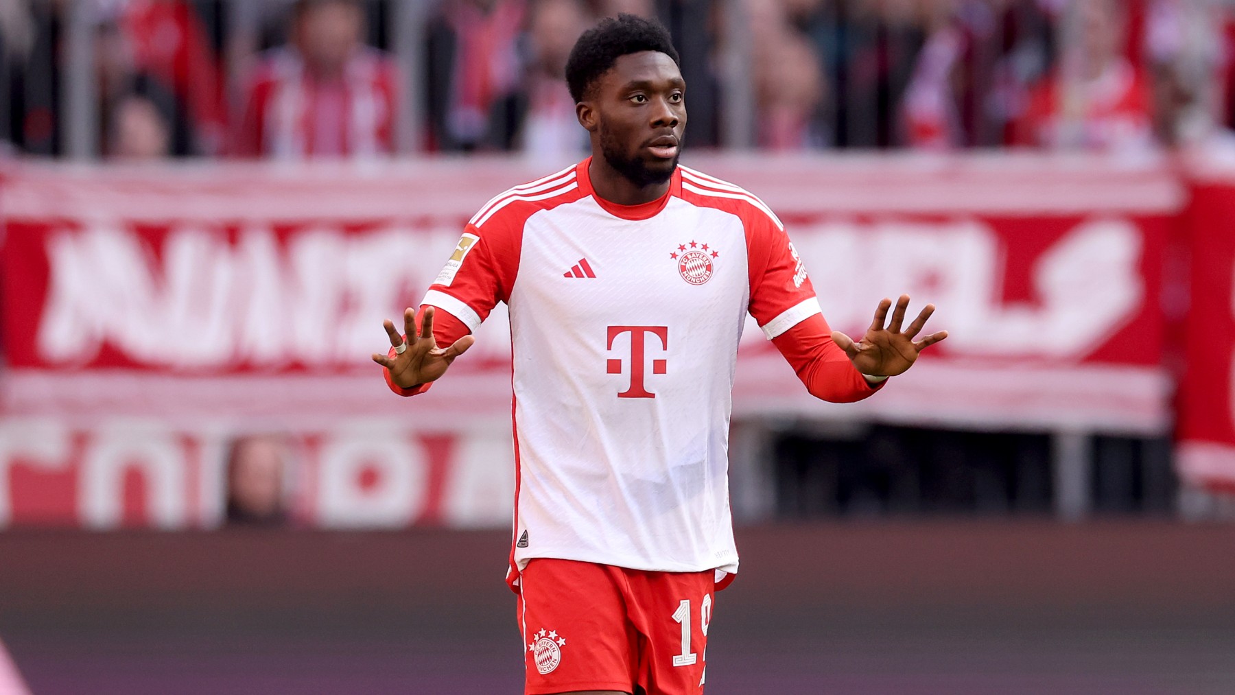 Alphonso Davies ya tiene la camiseta del Real Madrid