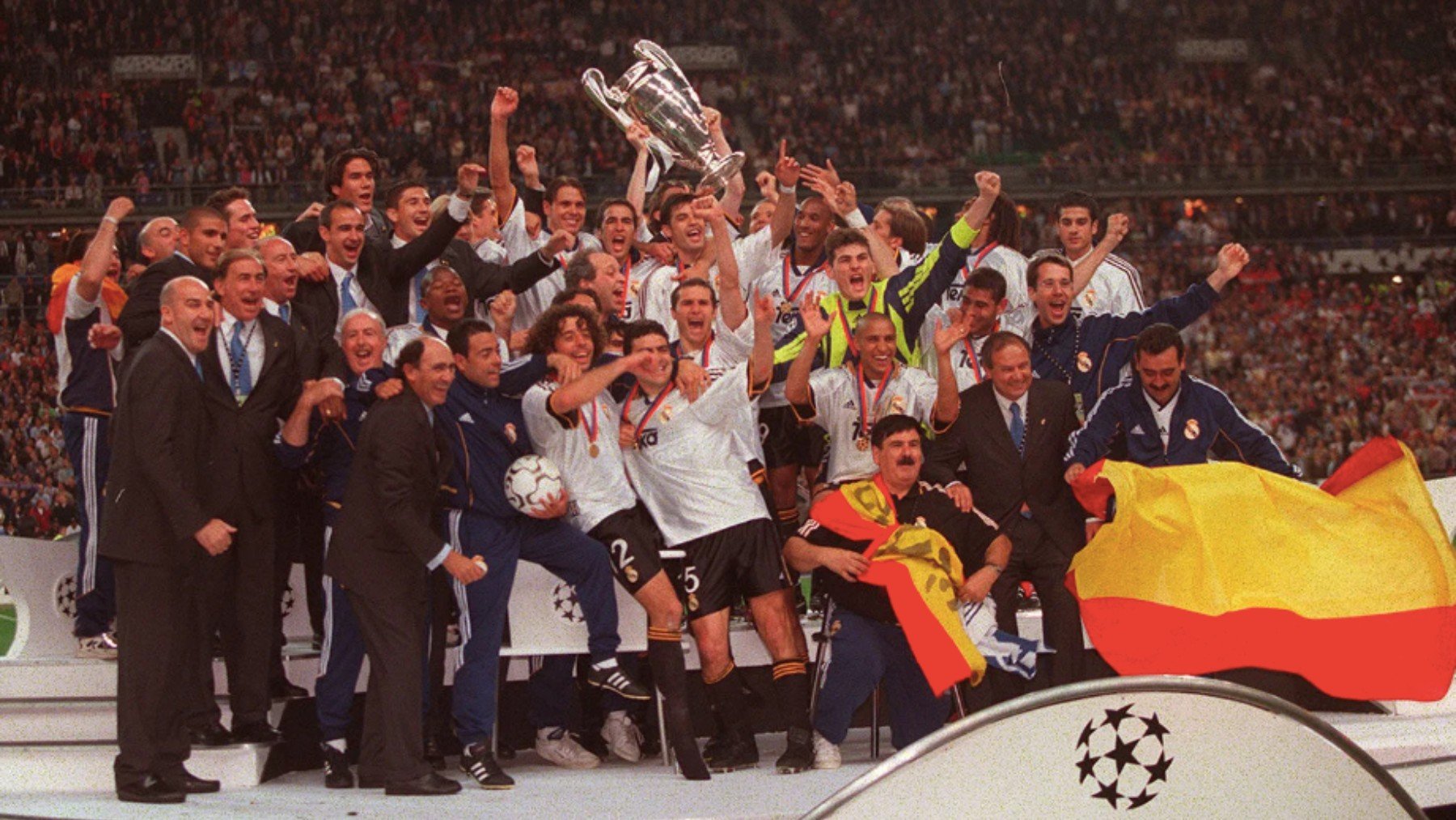 Final Champions 2000: goleada al Valencia en París para levantar la Octava