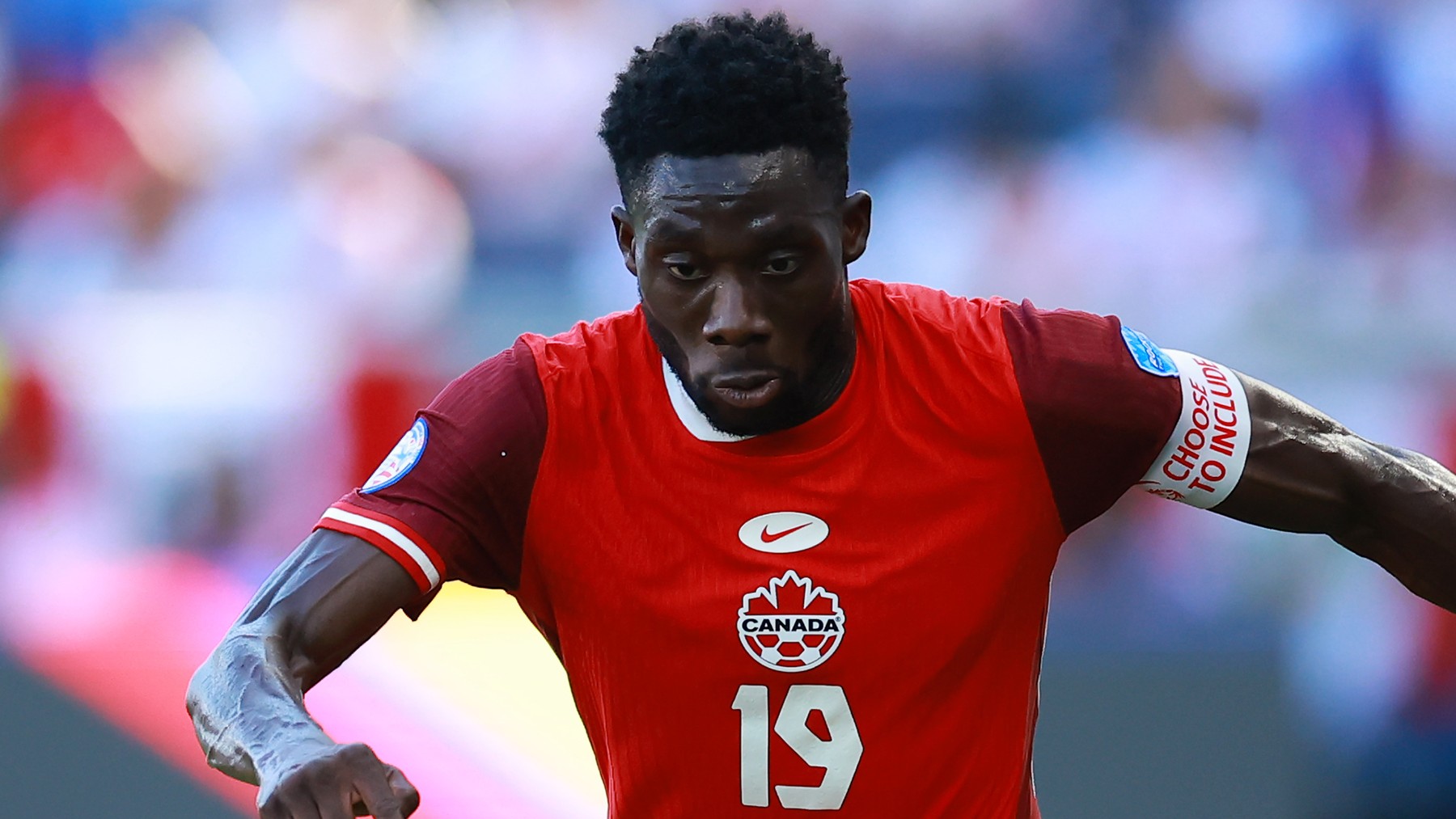 El Bayern cambia de estrategia con Alphonso Davies