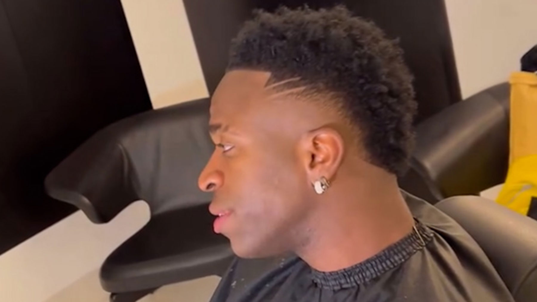 Vinicius estrena nuevo look para el derbi contra el Atlético