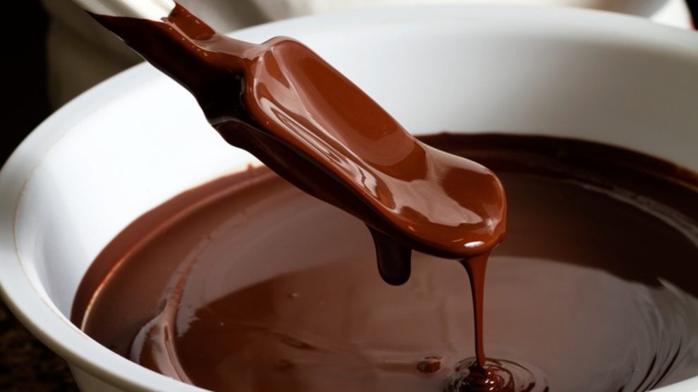 Receta de pastel húmedo, con una base de chocolate irresistible