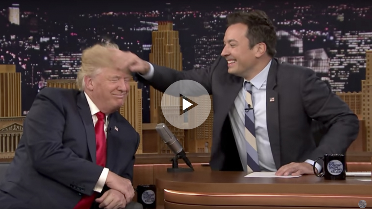 Jimmy Fallon ¡despeina a Donald Trump! y así es como queda