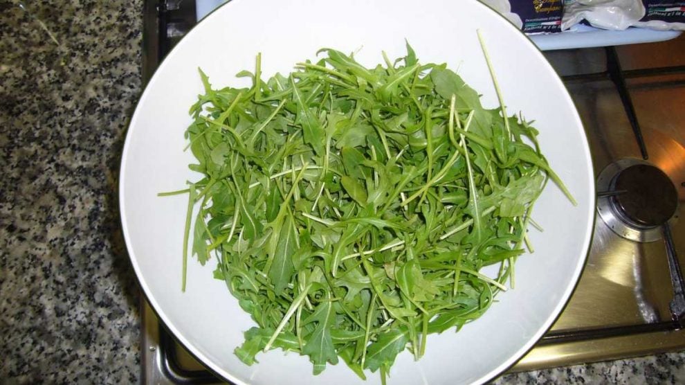 Receta de Ensalada de rúcula y aguacate
