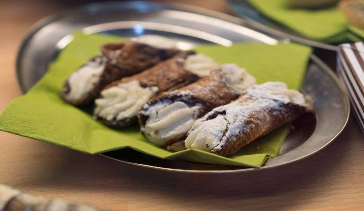 Cannolis sicilianos: Receta del postre tradicional italiano