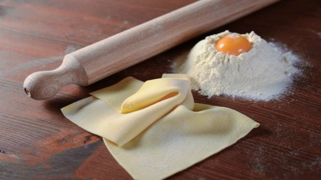 Receta de pasta filo casera preparada paso a paso