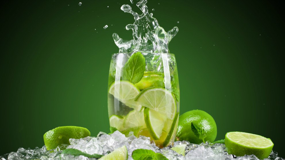 Receta de vodka smash, un cóctel refrescante y delicioso