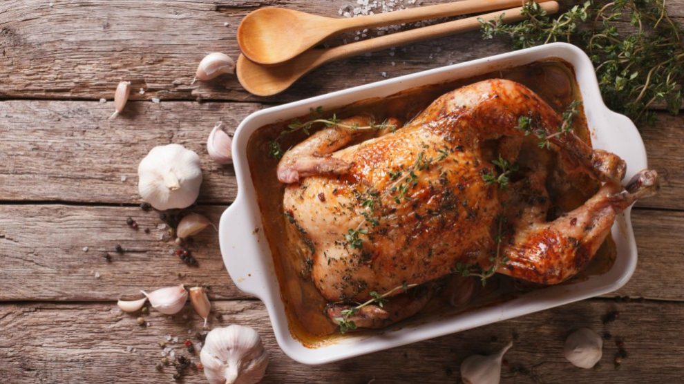 Receta de Pularda rellena al horno fácil de preparar